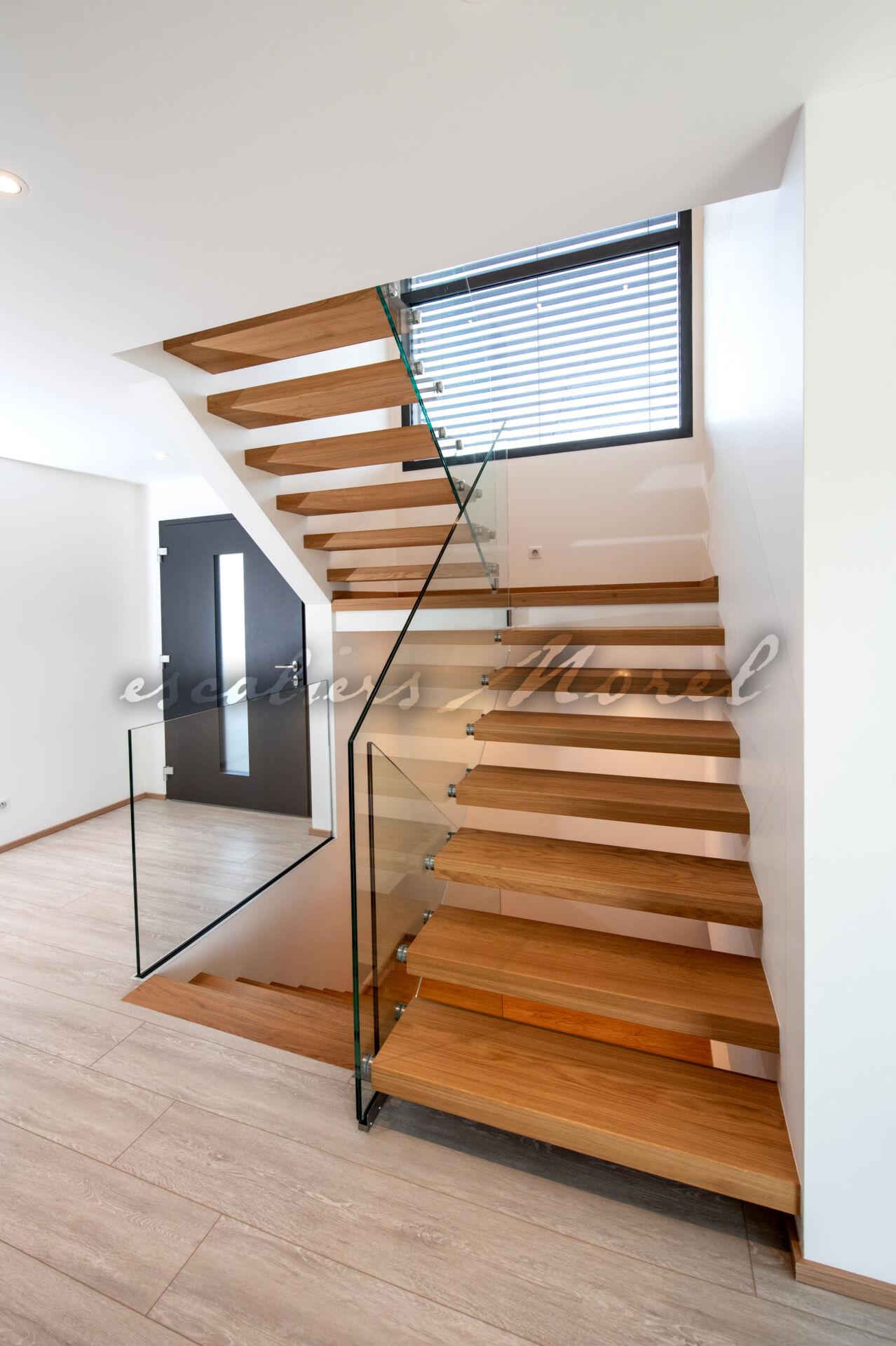 Escalier Escalier et garde-corps, Tout en angles Design DEA025 ...